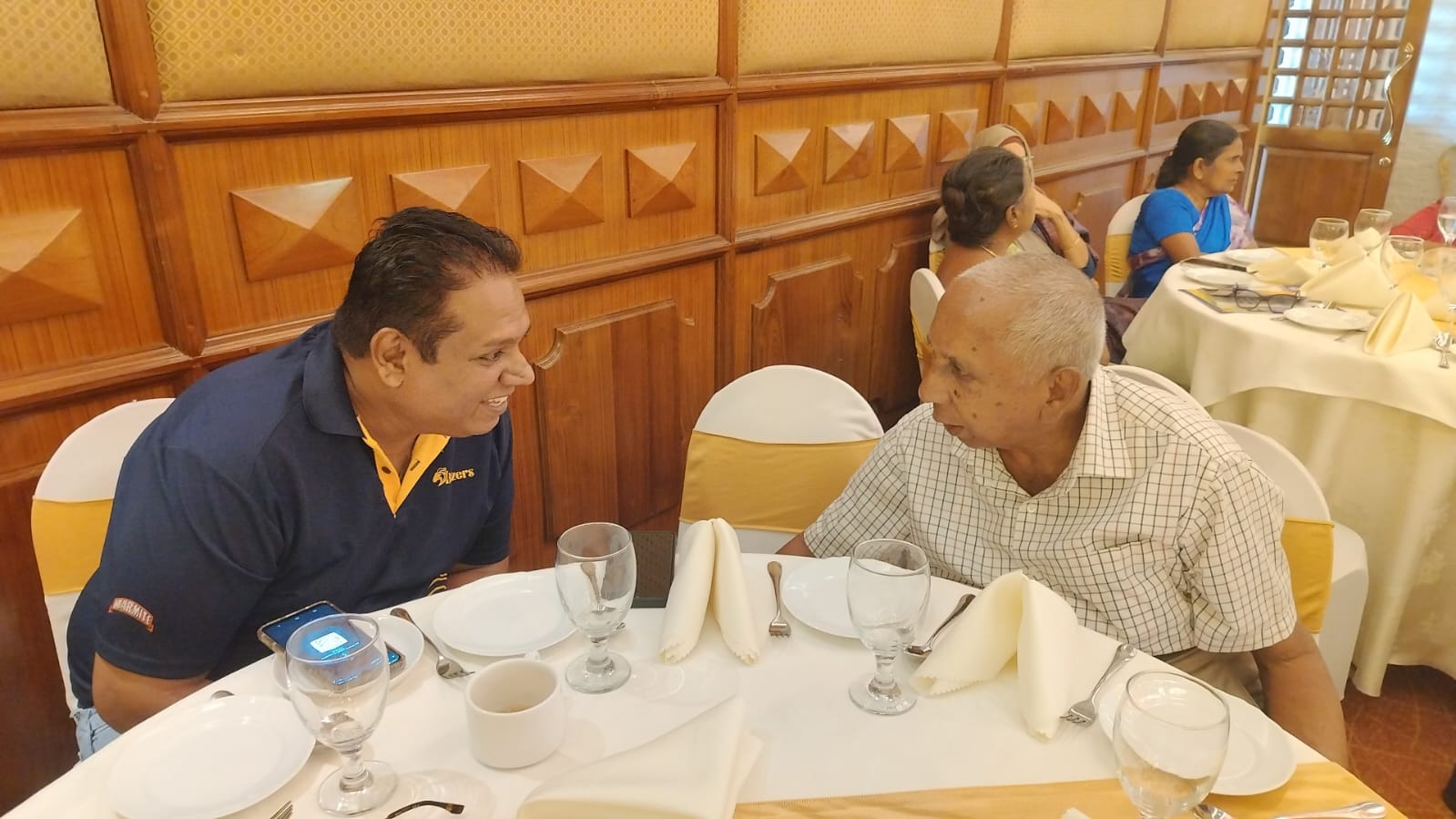 Presentation on creating WhatsApp Groups for the Royal College Past ...